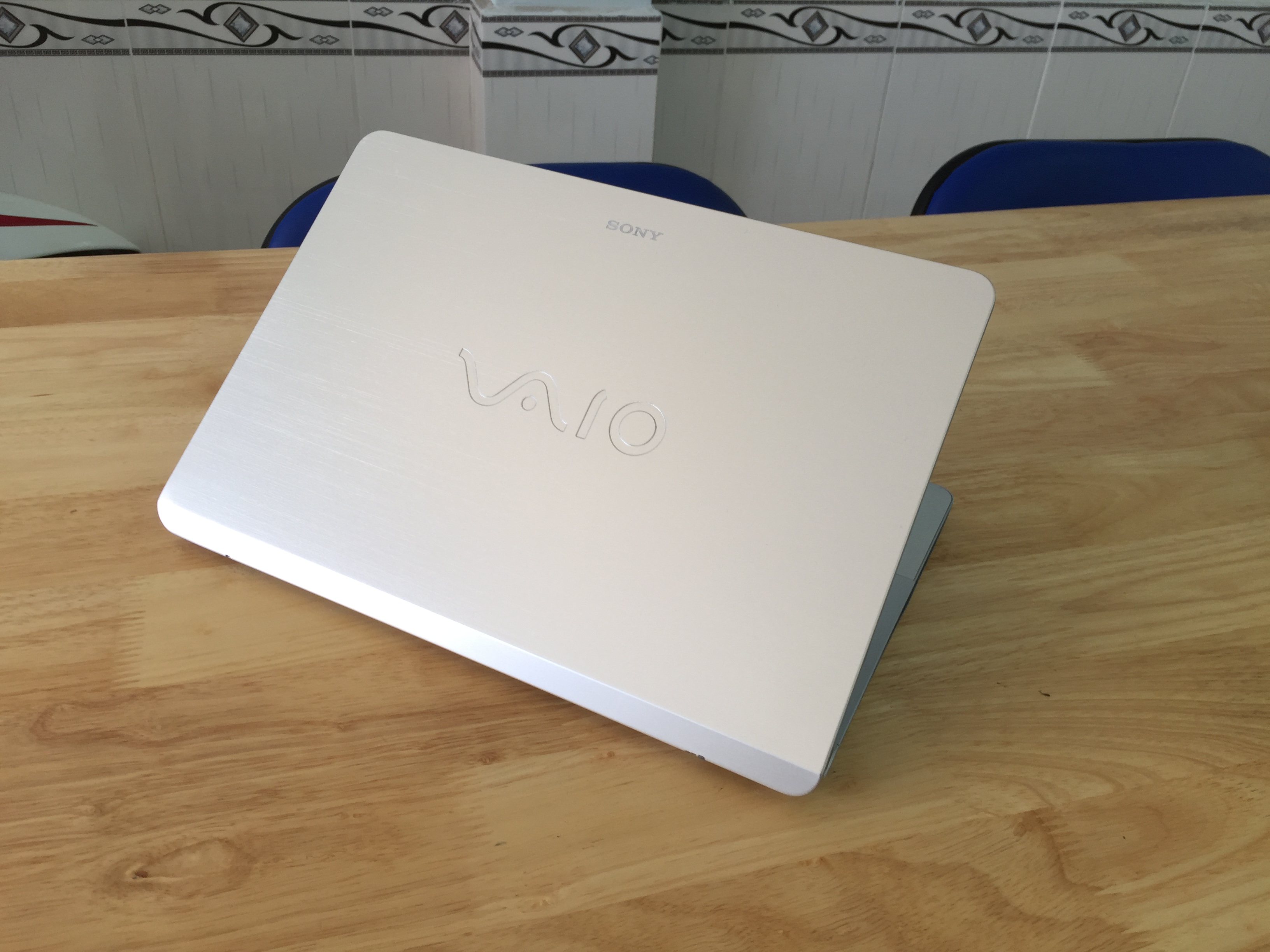 Laptop sony vaio svf14 gia re