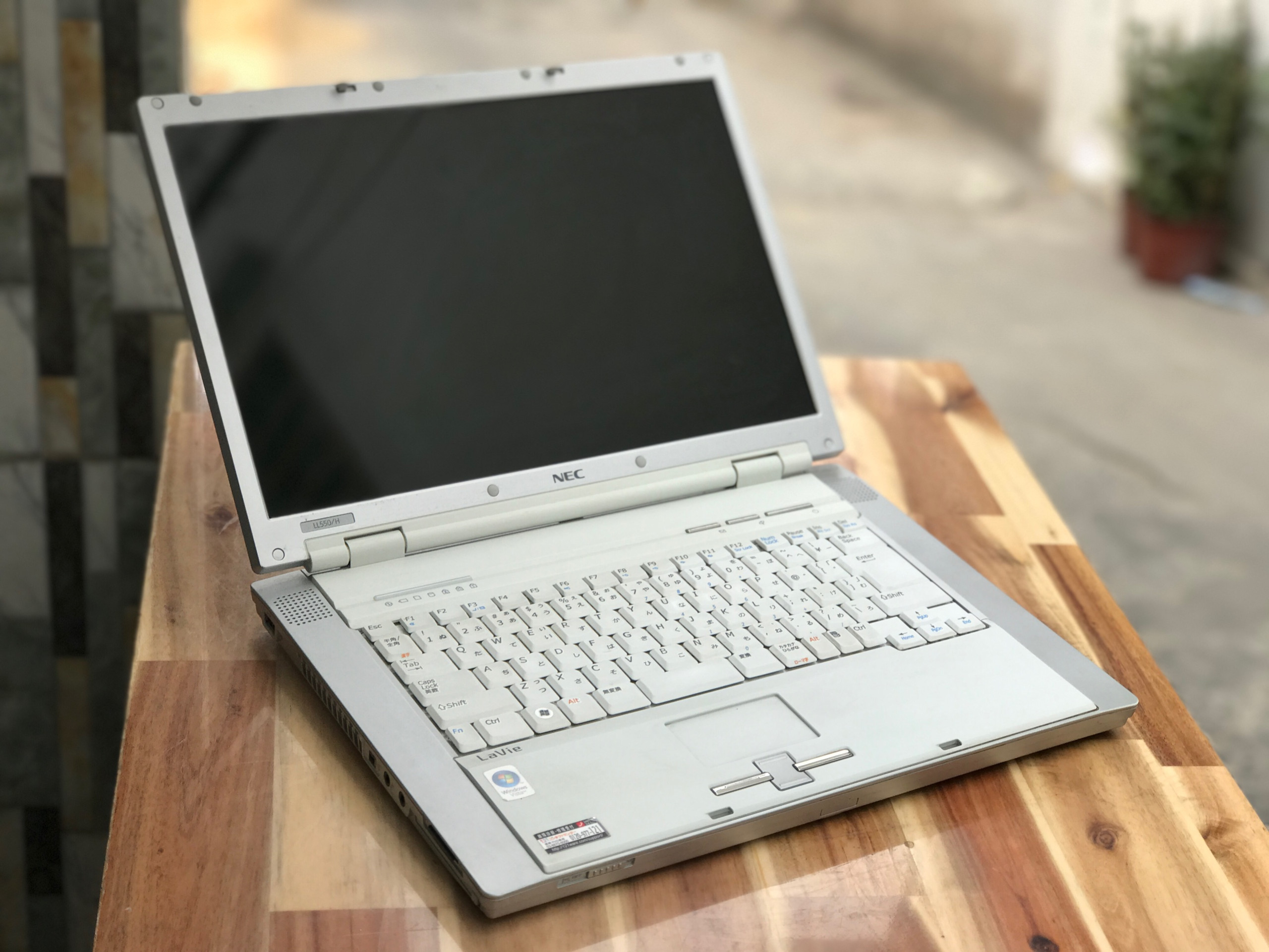 Laptop NEC, AMD 3200+ 2G 100G Vga rời đẹp zin 100% Giá rẻ