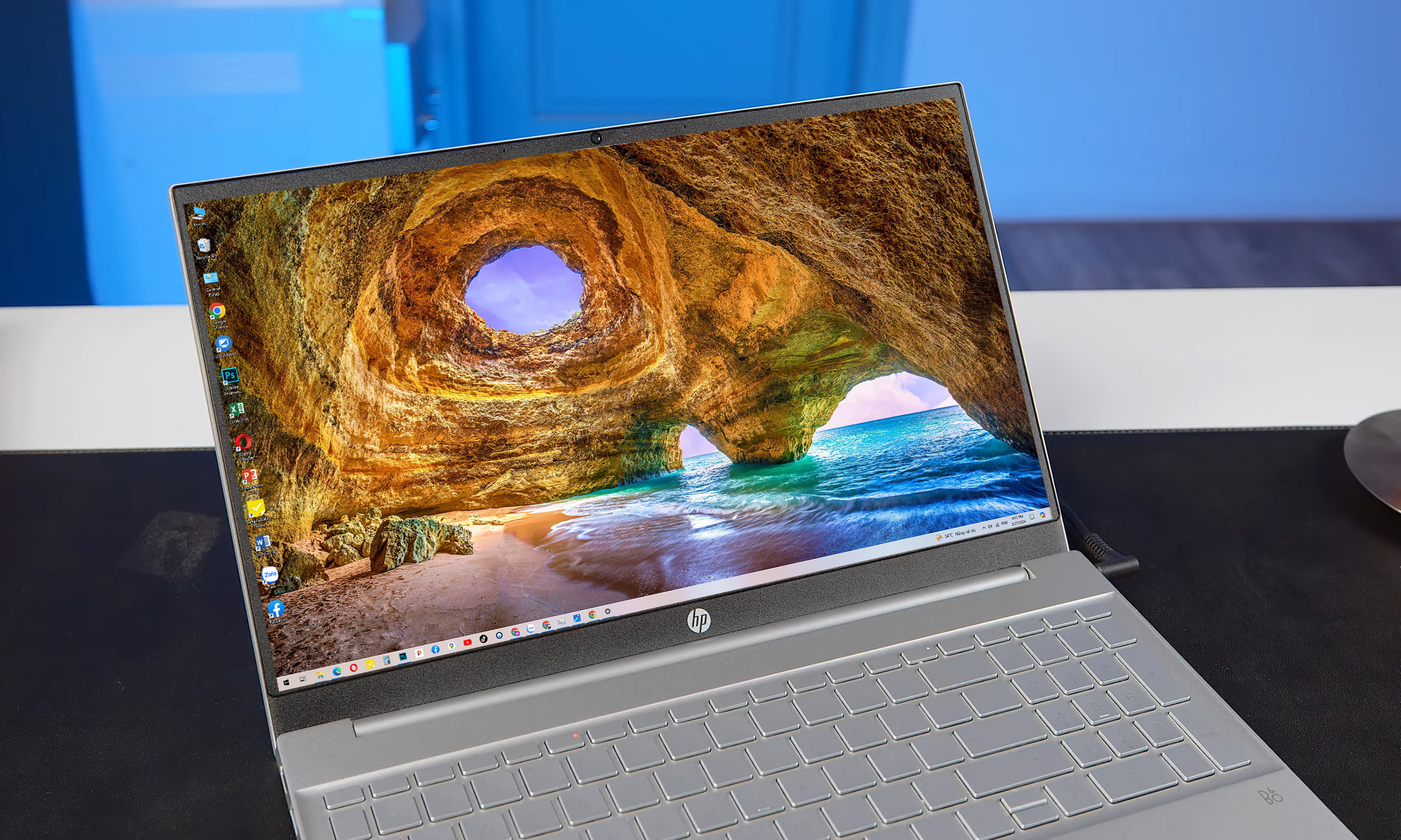 LAPTOP HP PAVILION 15 EG 2023 i5 1335U 15INCH FHD MÀU VÀNG GOLD GIÁ RẺ