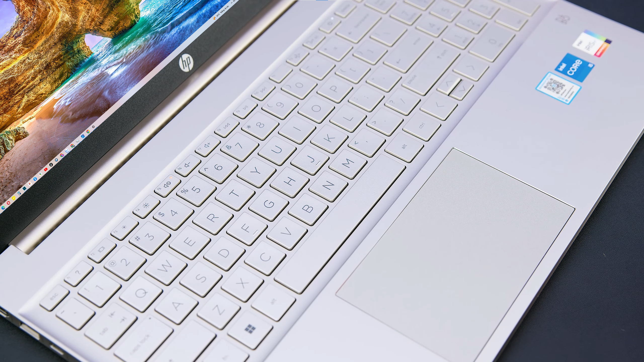 LAPTOP HP PAVILION 15 EG 2023 i5 1335U 15INCH FHD MÀU VÀNG GOLD GIÁ RẺ