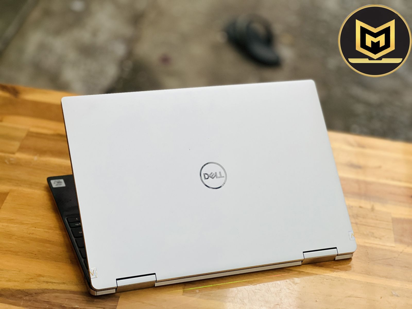 laptop xoay 360 độ