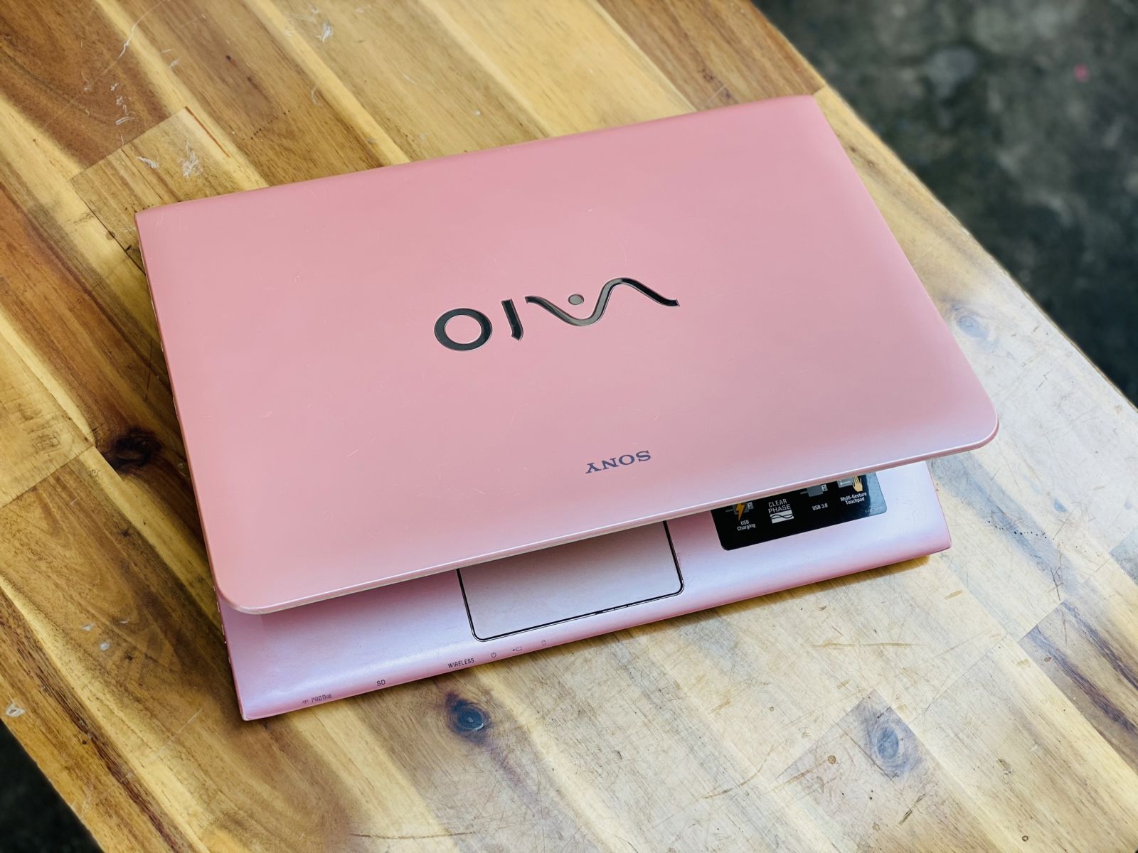 Laptop Sony Vaio SVE14/ i3 3120M/ 4G/ SSD 128G/ 14in/ Màu Vàng Hồng/ Giá rẻ